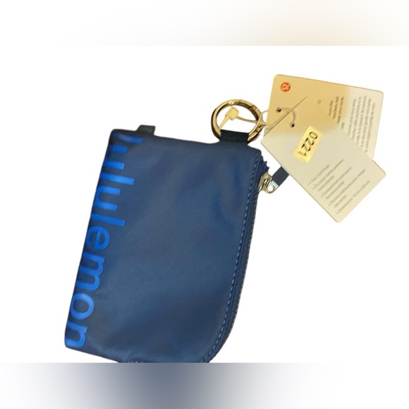 lululemon athletica | Accessories | Nwt Lululemon Clippable Card Pouch ...